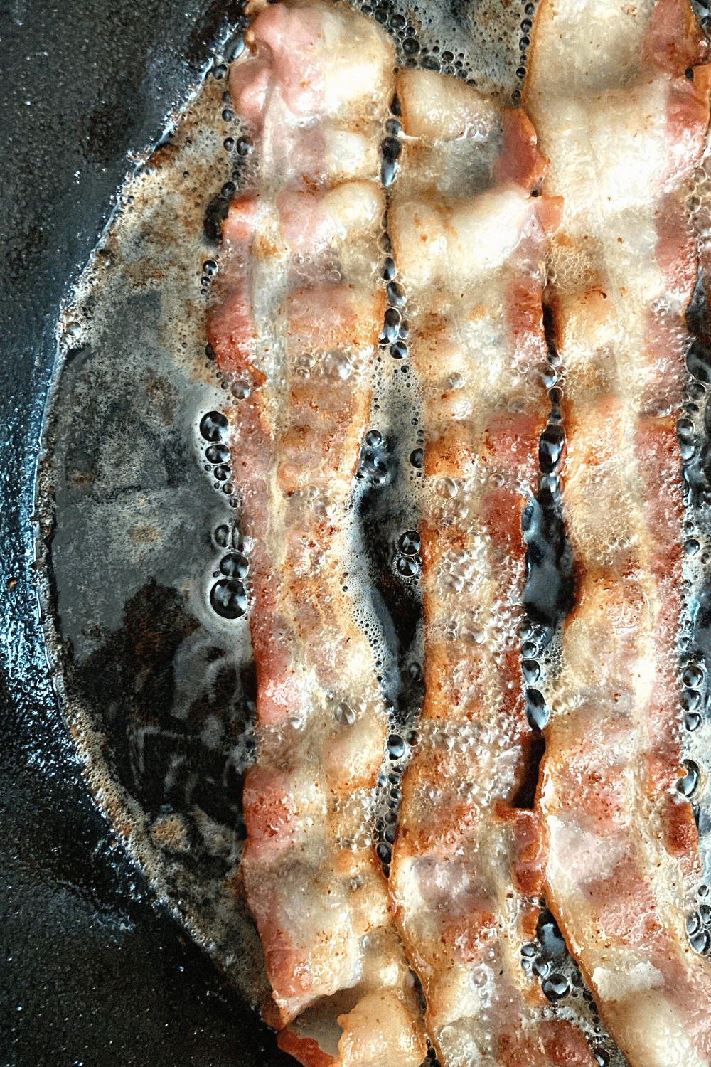 How to Fry Bacon in Cast Iron Skillet - Simplicity and a Starter
