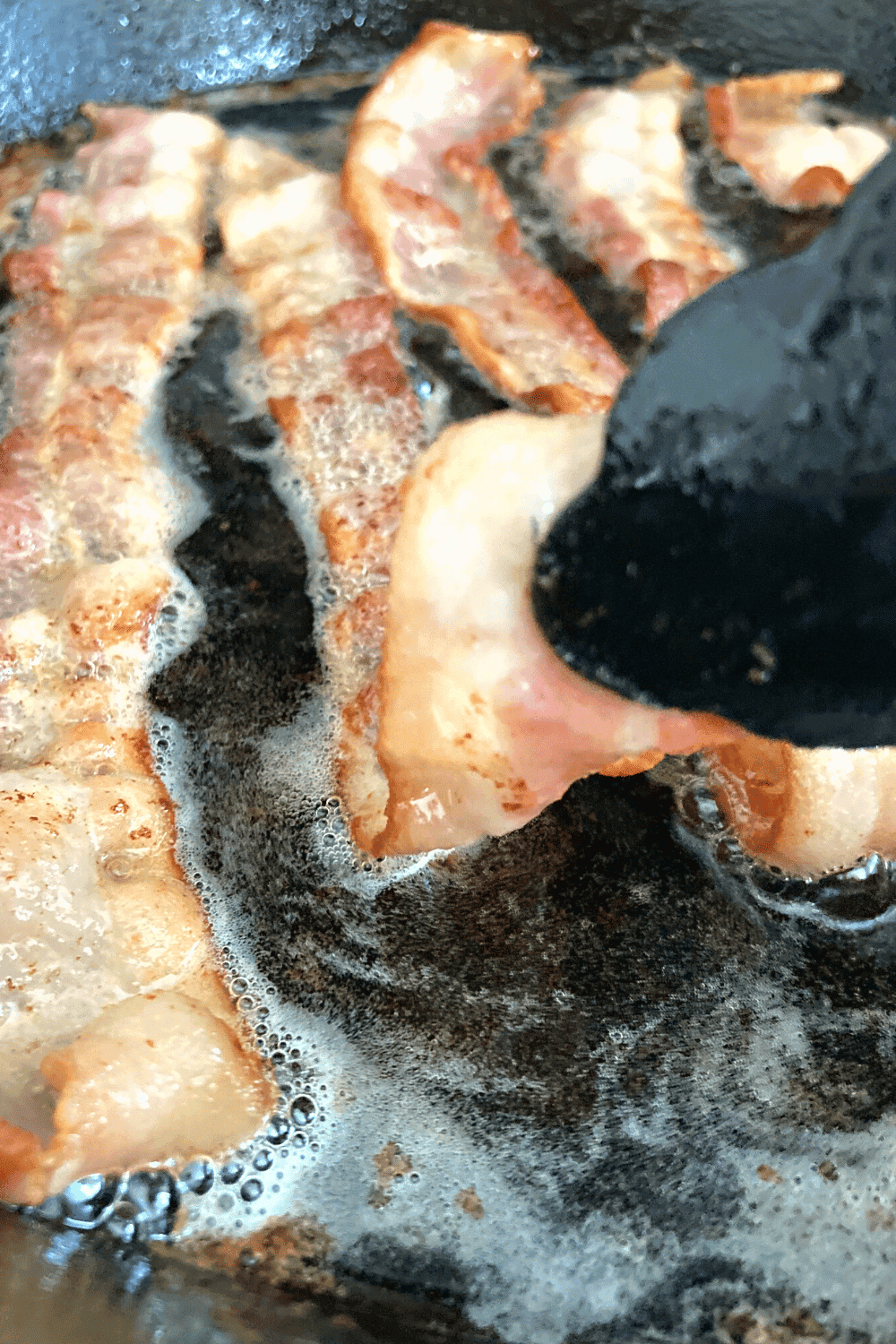 How to Fry Bacon in Cast Iron Skillet - Simplicity and a Starter