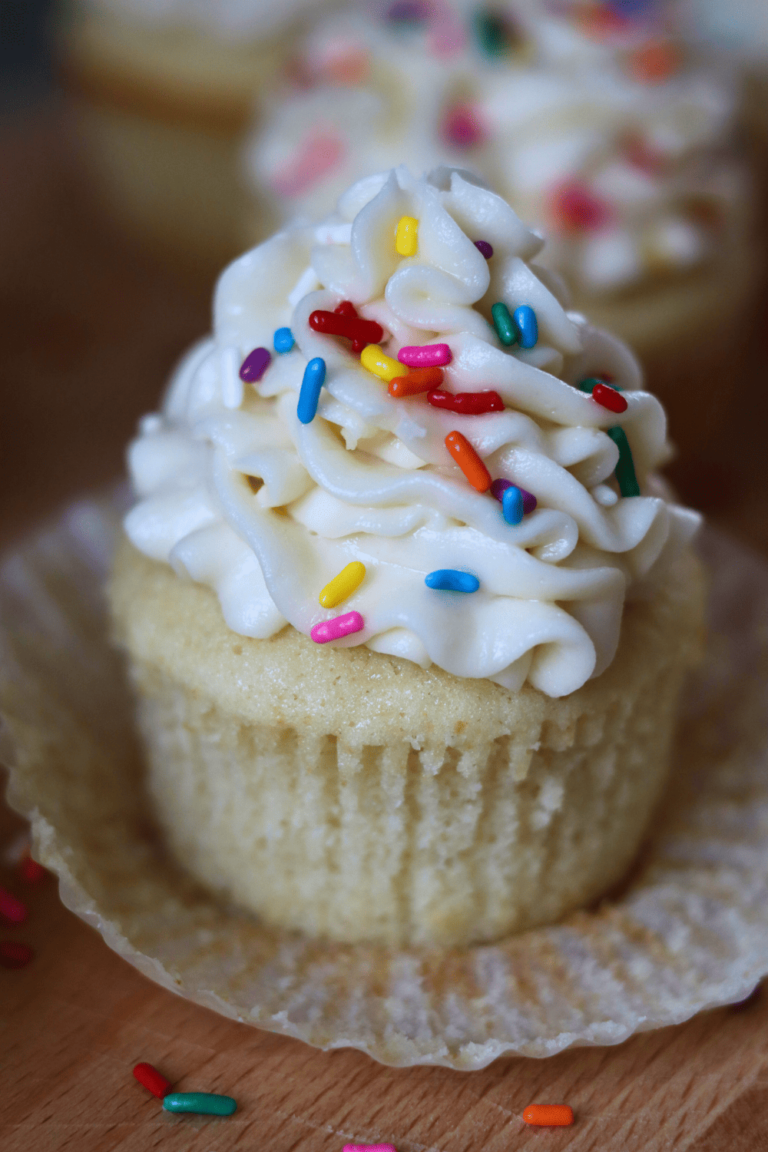 Sourdough Vanilla Cupcakes and Buttercream Frosting - Simplicity and a ...